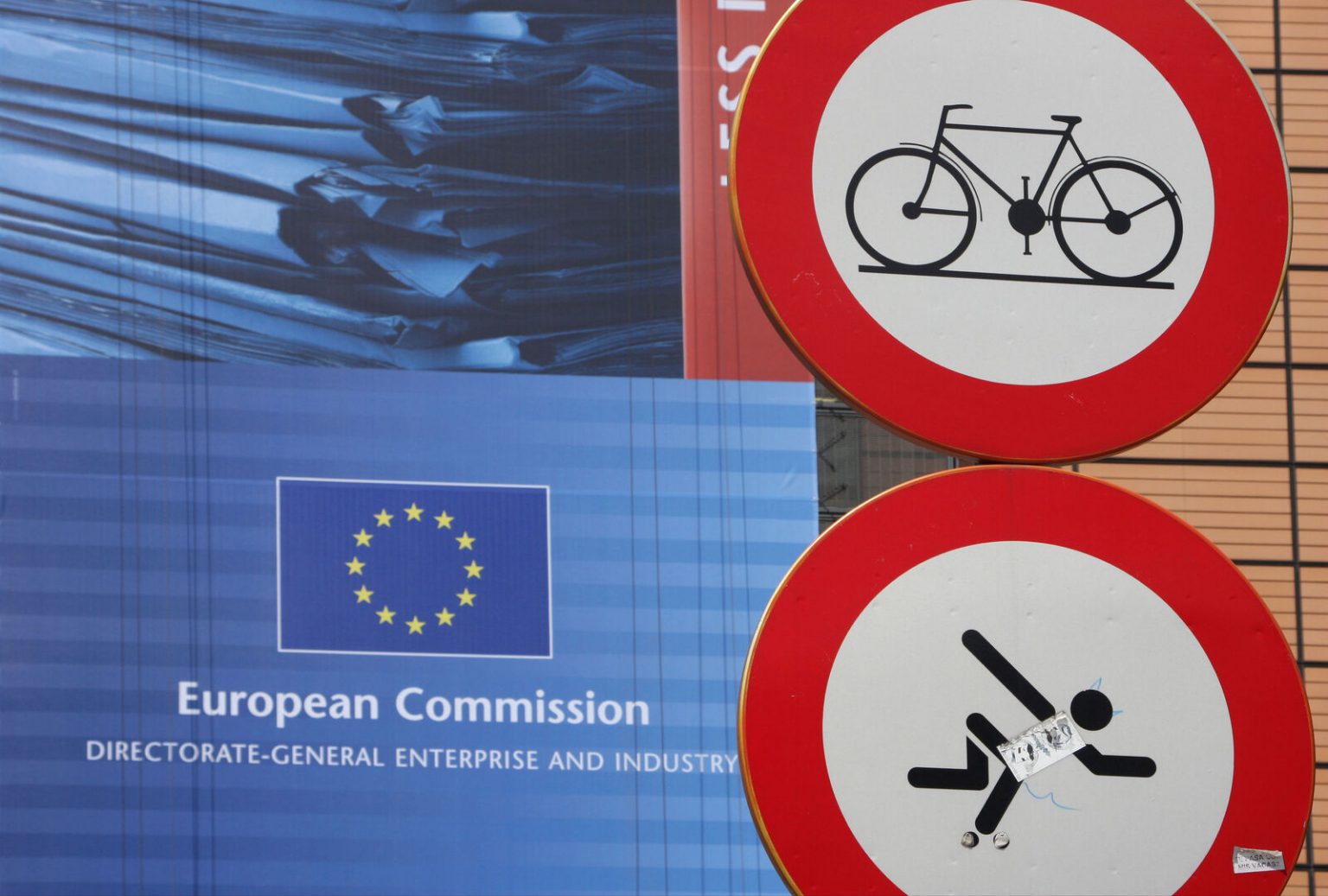 El Transporte Que La Agenda 2030 Quiere Obligarnos A Usar Bicicletas